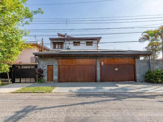Casa tipo para venda com 5 quartos, 270m²