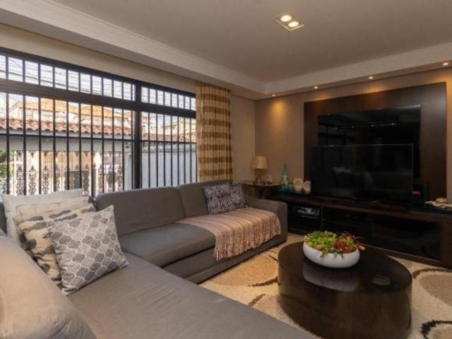 Casa tipo para venda com 5 quartos, 360m²