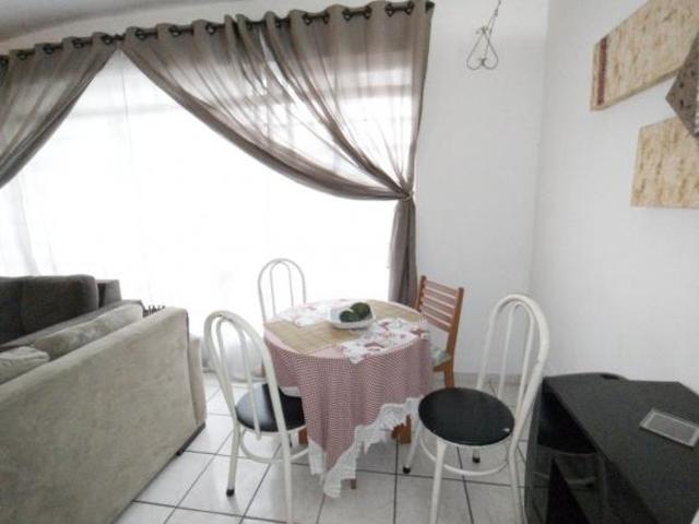 Casa tipo para venda com 6 quartos, 210m²