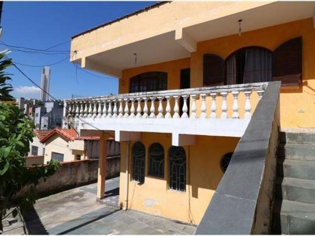 Casa tipo para venda com 8 quartos, 334m²