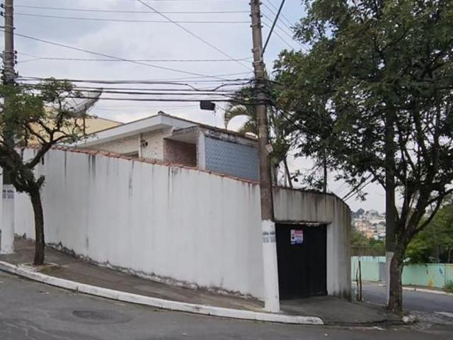 Casa tipo para venda e locação com 4 quartos, 261m²