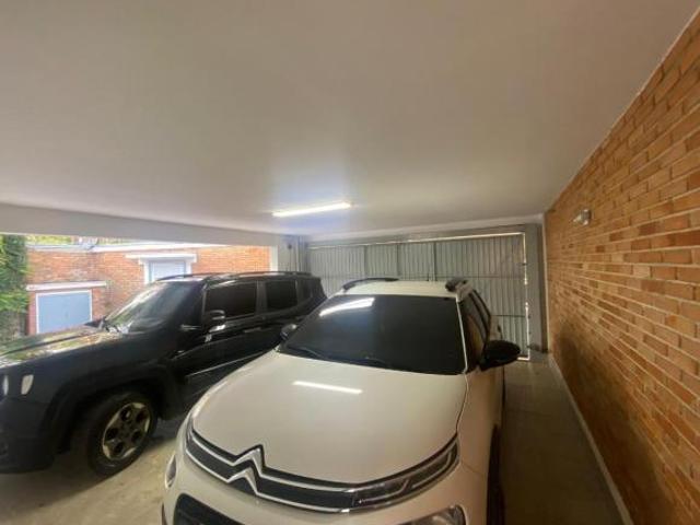 Casa tipo para venda e locação com 4 quartos, 446m²