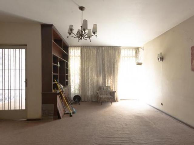 Casa tipo para venda em Vila Ipojuca com 3 quartos, sendo 1 suíte, 174m²