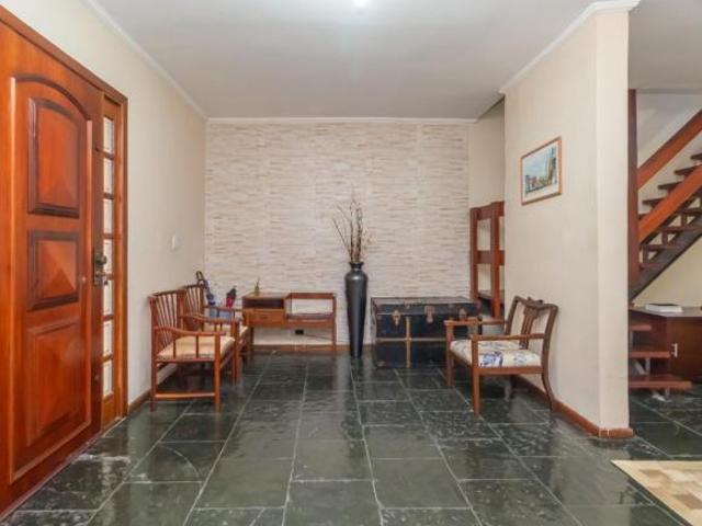 Casa tipo para venda em Vila Pompeia com 5 quartos, sendo 1 suíte, 220m²