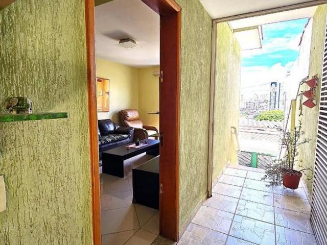 Casa tipo para venda em Vila Romana com 4 quartos, sendo 3 suítes, 210m²