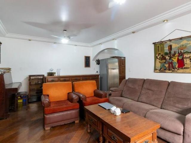 Casa tipo para venda em Vila São Paulo com 3 quartos, sendo 1 suíte, 320m²