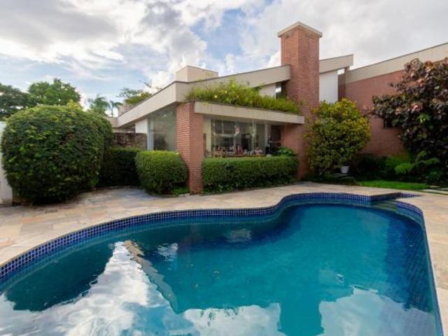 Casa tipo para venda em Alto de Pinheiros com 4 quartos, sendo 4 suítes, 495m²