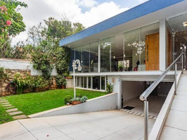 Casa tipo para venda em Brooklin com 6 quartos, sendo 4 suítes, 530m²