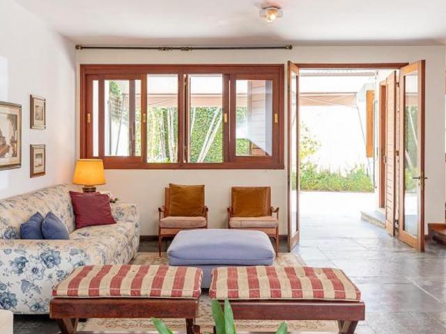 Casa tipo para venda em Chácara Monte Alegre com 4 quartos, sendo 4 suítes, 482m²
