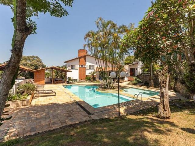 Casa tipo para venda em Granja Viana com 6 quartos, sendo 4 suítes, 708m²