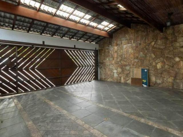 Casa tipo para venda em Jardim Campo Grande com 4 quartos, sendo 2 suítes, 187m²