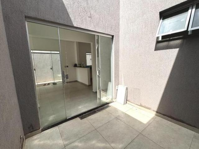 Casa tipo para venda em Jardim Ângelo Jurca com 2 quartos, sendo 1 suíte, 73m²