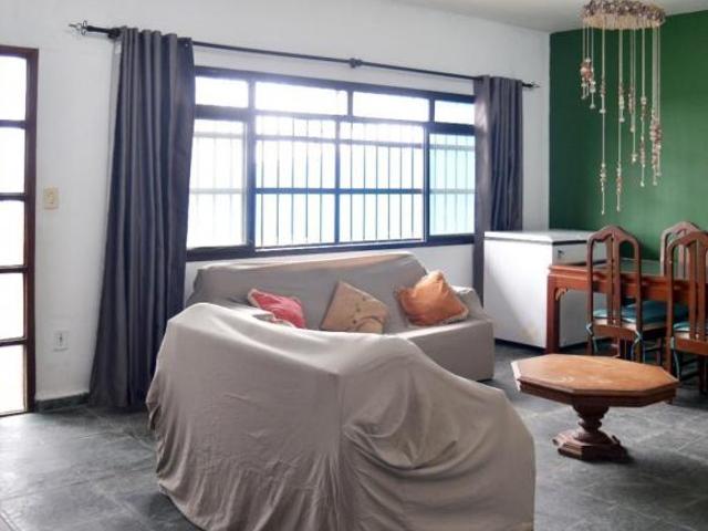 Casa tipo para venda em Jardim Aguapeu com 3 quartos, sendo 1 suíte, 131m²