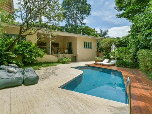 Casa tipo para venda em Jardim Guedala com 5 quartos, sendo 2 suítes, 442m²
