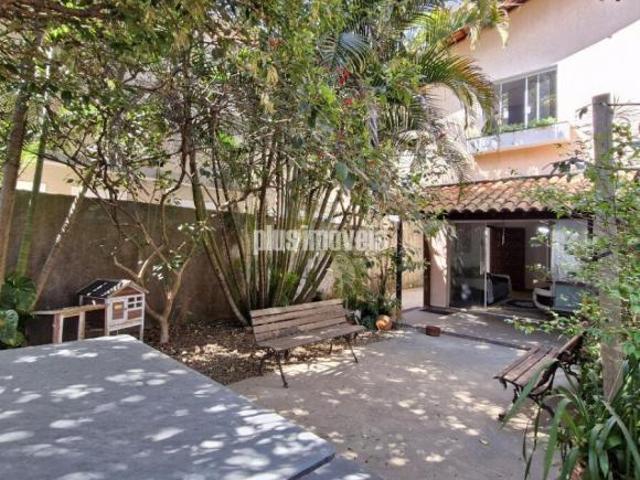Casa tipo para venda em Jardim Leonor com 4 quartos, sendo 1 suíte, 350m²