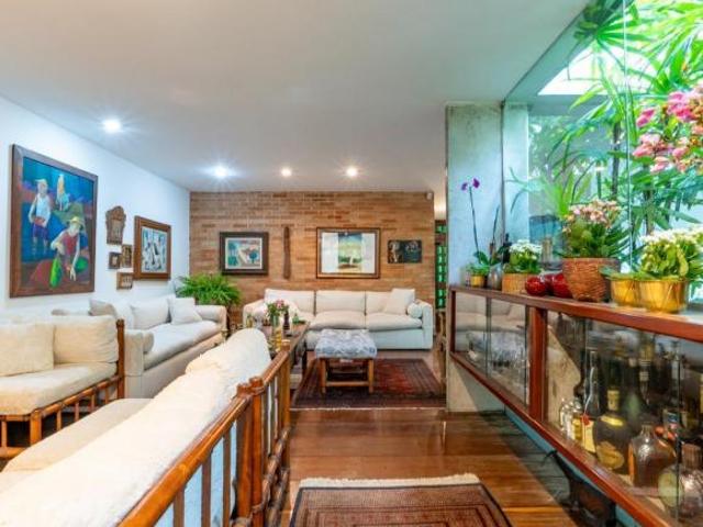Casa tipo para venda em Jardim Leonor com 4 quartos, sendo 4 suítes, 571m²