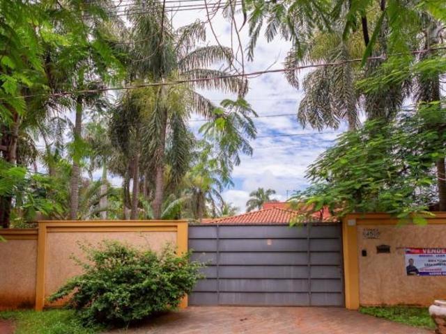 Casa tipo para venda em Jardim Morumbi com 4 quartos, sendo 2 suítes, 348m²