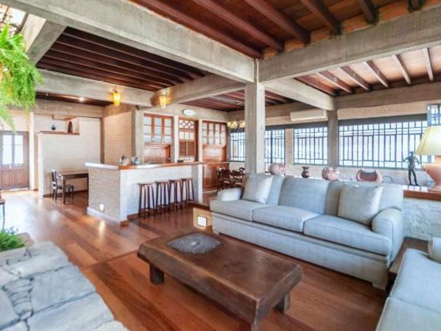 Casa tipo para venda em Jardim Paulistano com 3 quartos, sendo 1 suíte, 230m²