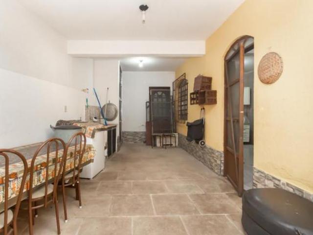 Casa tipo para venda em km 18 com 5 quartos, sendo 1 suíte, 234m²