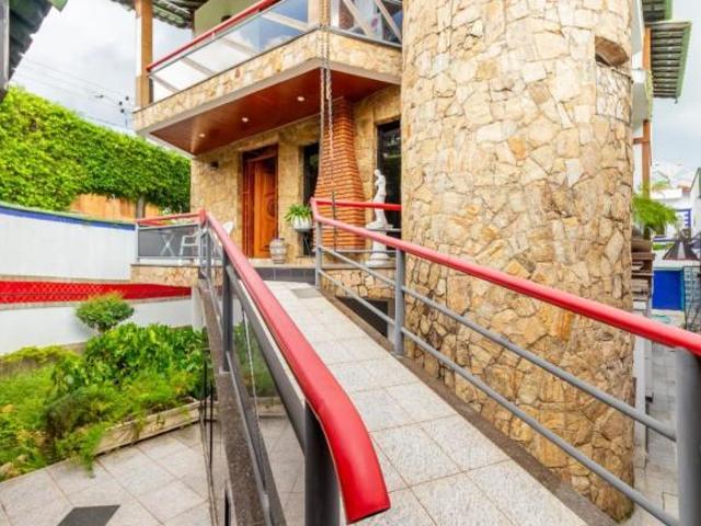 Casa tipo para venda em Lauzane Paulista com 5 quartos, sendo 5 suítes, 358m²