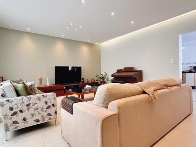 Casa tipo para venda em Limoeiro com 3 quartos, 250m²