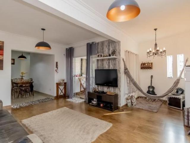 Casa tipo para venda em Olímpico com 3 quartos, sendo 1 suíte, 200m²