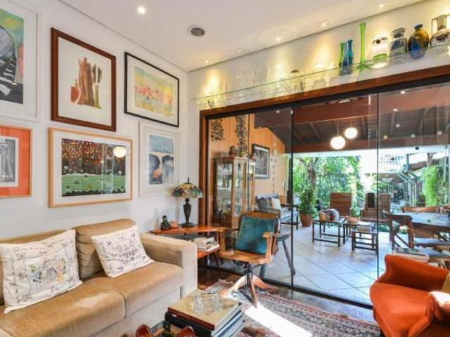 Casa tipo para venda em Pacaembu com 3 quartos, sendo 3 suítes, 422m²