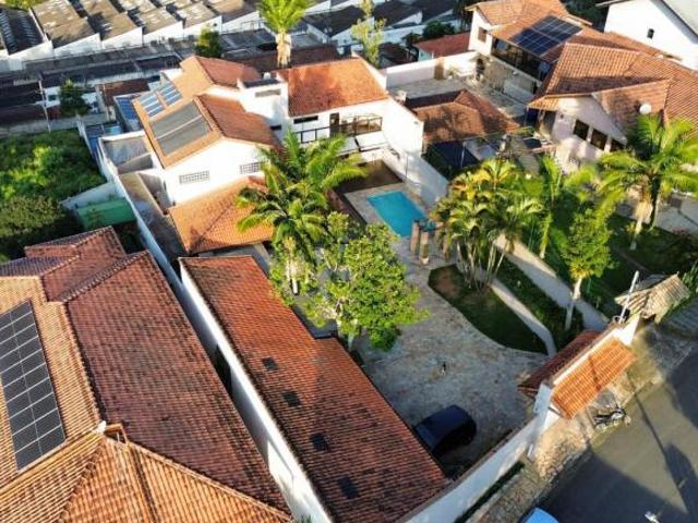 Casa tipo para venda em Pastoril com 5 quartos, sendo 4 suítes, 328m²