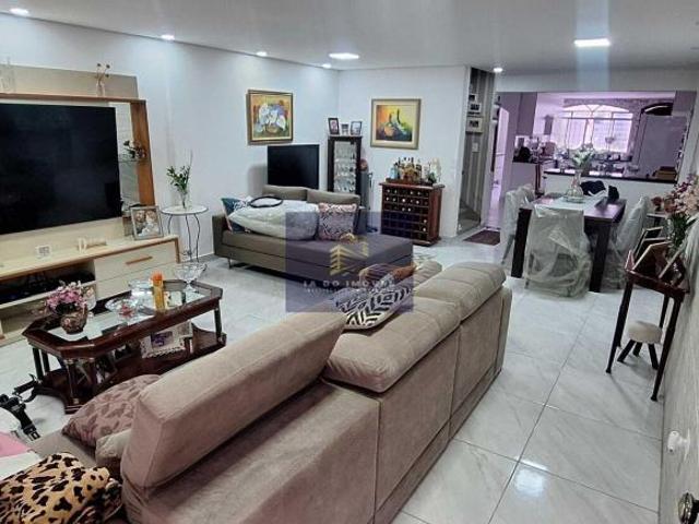 Casa toda moderna para vender na região da Vila Mascote!