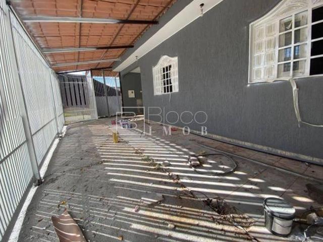 Casa toda na laje com 3 quartos sendo 1 suíte na Quadra 405 do Recanto das Emas