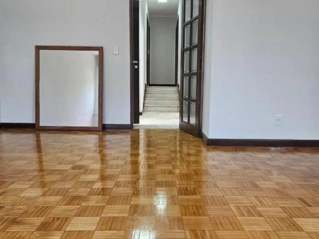 Casa toda reformada na avenida nonoai