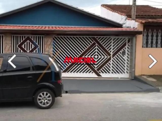 Casa toda reformada na Zona Sul com 3 quartos, 2 banheiros, sendo 1 suíte, Churrasqueira e Garagem