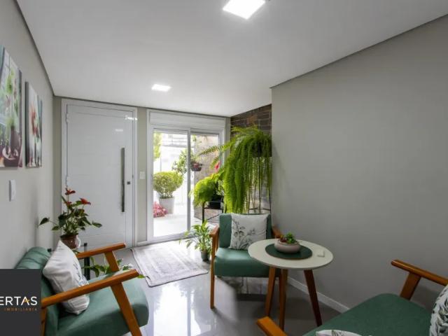 Casa TODA Reformada à Venda – Mobiliada