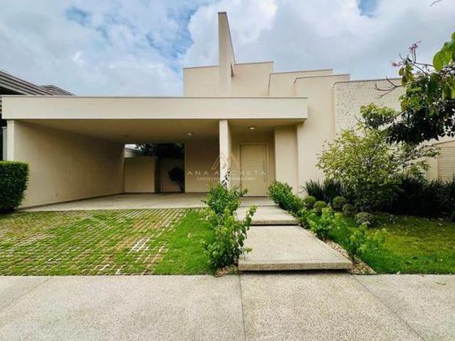 Casa toda reformada a venda no Condomínio Damha V com 3 suítes