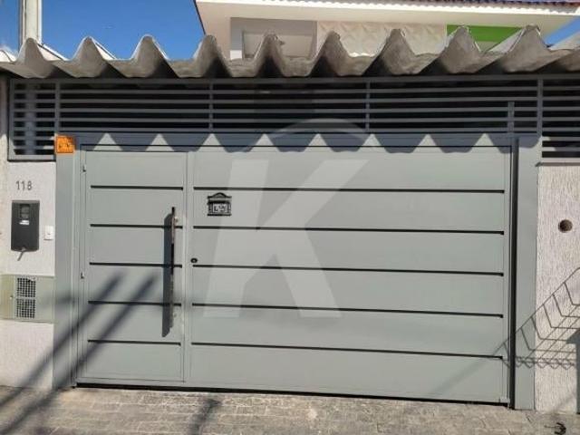 Casa toda reformada a venda no Tremembé, sendo 4 quartos, 2 suítes e 2 vagas