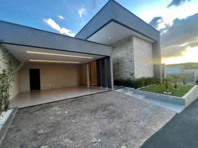 Casa Top de 03 Suítes em Arniqueiras