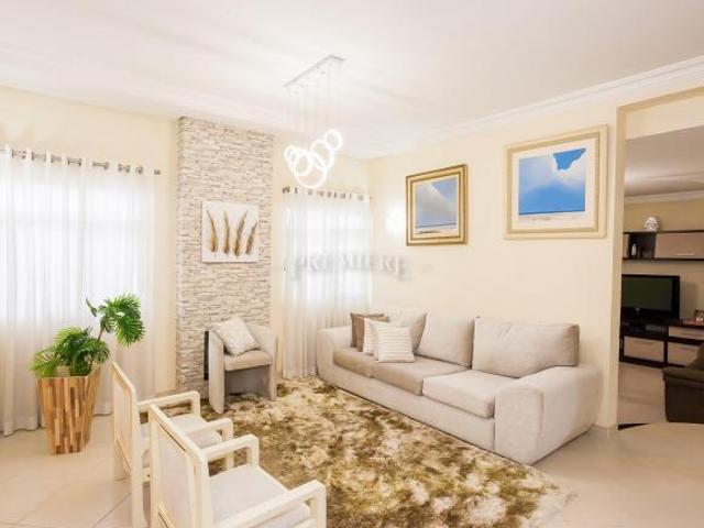 Casa totalmente mobiliada, alto padrão com 4 dormi