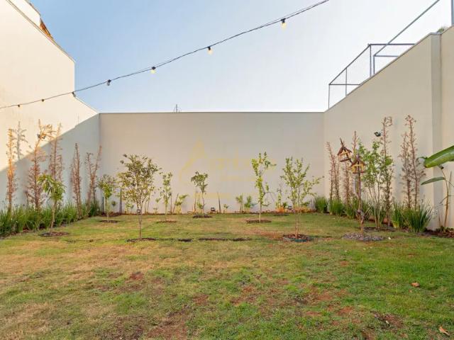 Casa totalmente reformada no Brooklin com 4 suítes, 6 vagas de garagem, pronta para morar!