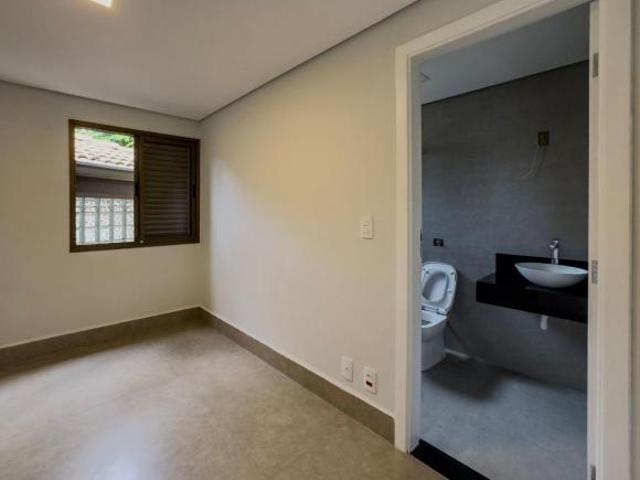 Casa totalmente reformada no condomínio Eurovile 1 em Bragança Paulista
