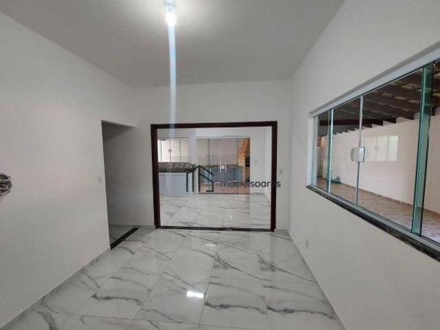 Casa totalmente reformada com 3 quartos, escritório e área gourmet espaçosa – R$710.000