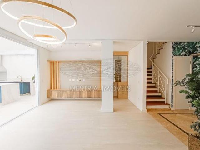Casa totalmente reformada com acabamento de alto padrão
