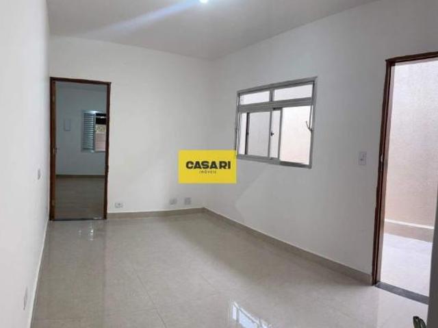 Casa totalmente reformada, 2 quartos, 1 vaga portão automatico, 98m2, Baeta Neves SBC