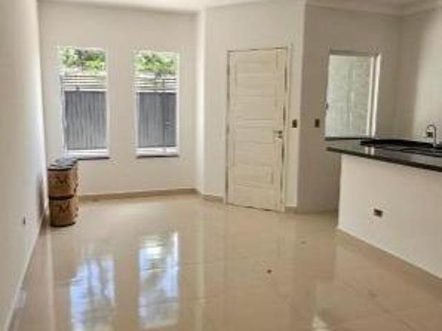 Casa totalmente térrea no Jardim Imperial em Atibaia com 03 dormitórios