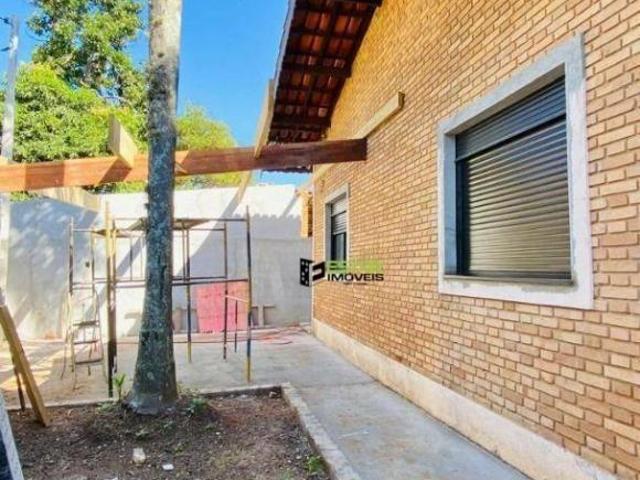 Casa totalmente térrea a 30 passos da Av. Lucas com piscina e quintal!