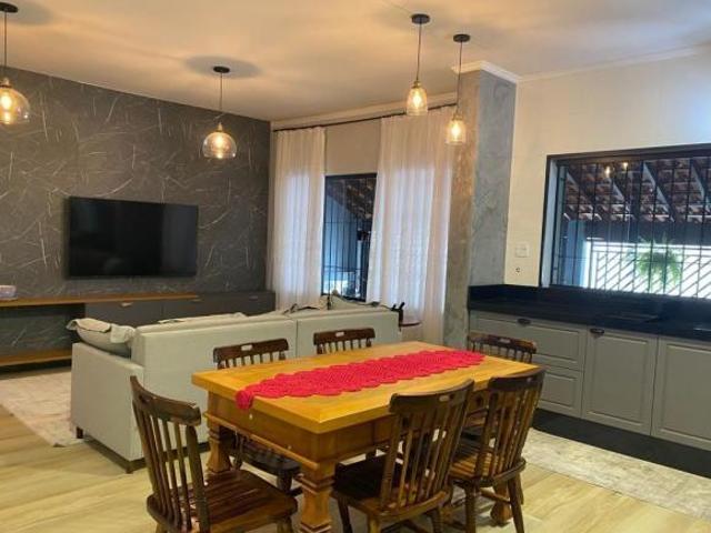 Casa totalmente térrea com 3 dormitórios à venda, 236 m² por R$ 1.020.000,00 Vila Cecília Maria