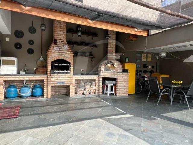Casa totalmente térrea, com edícula, sendo 3 dormitórios e 5 vagas a venda no Jaçanã