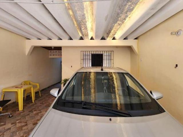 CASA TOTALMENTE TERREA, JD MARIA ROSA, 2 VAGAS DE GARAGEM COBERTAS