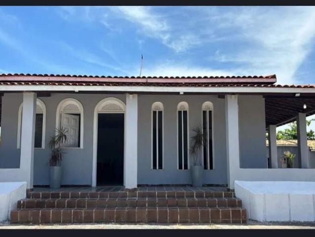 Casa tranquilo a 5 minutos da praia