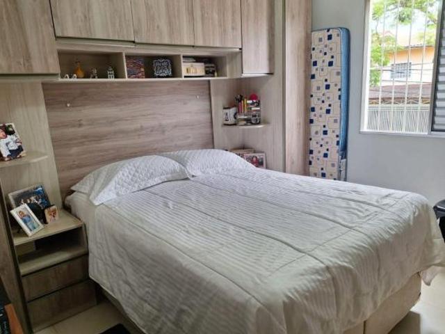Casa três dormitórios duas vagas no Jardim Rizzo
