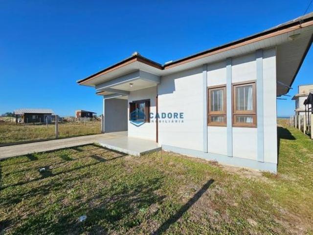 CASA TRÊS DORMITÓRIOS EM ARROIO DO SAL